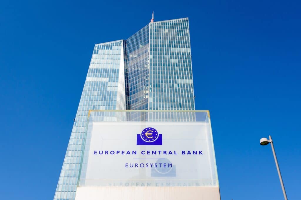 BCE à 2,0 % : maintien du taux directeur et prévisions pour la zone euro